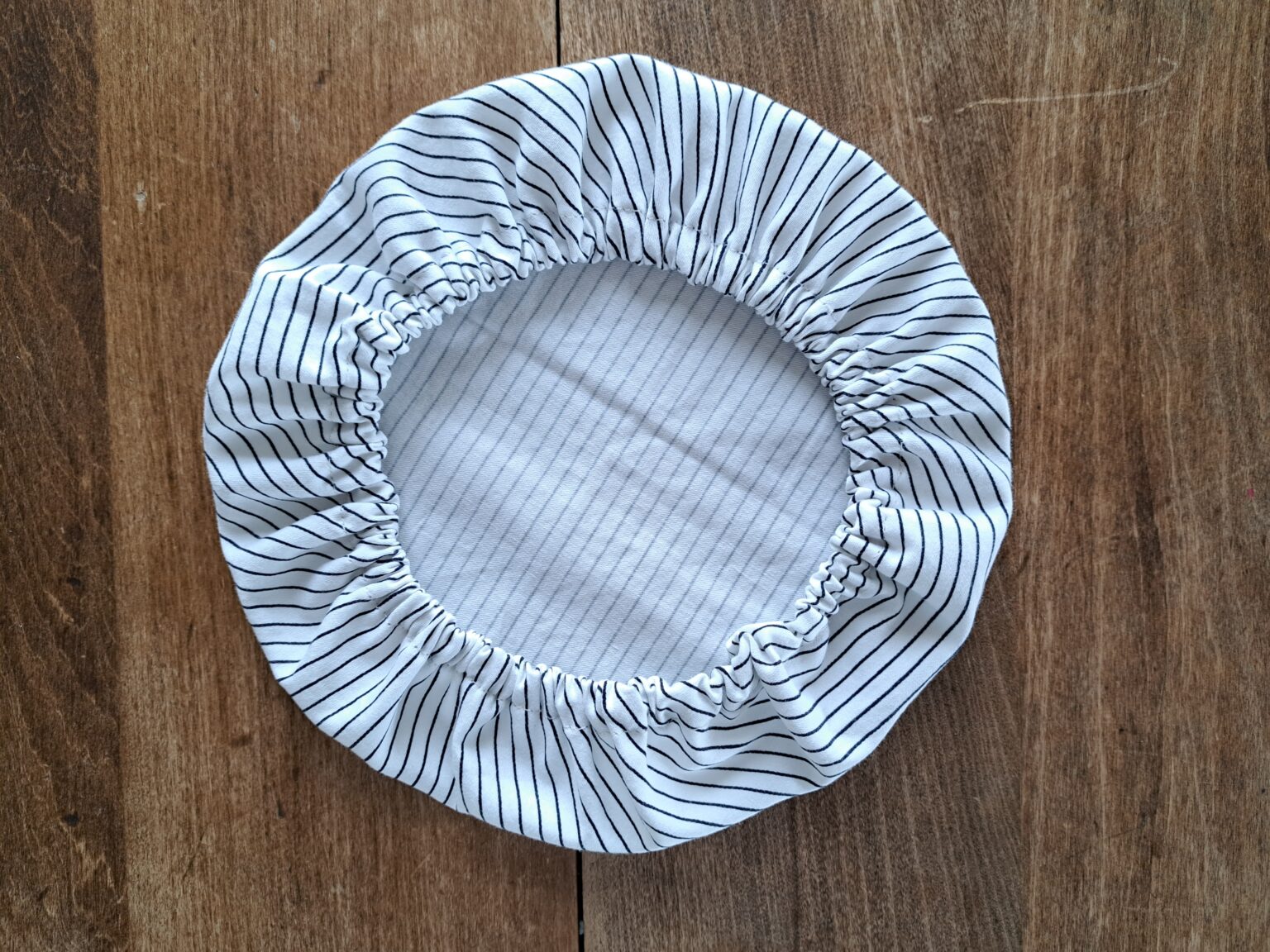 How to sew elasticized beeswax covers - Shoebox On A Hill