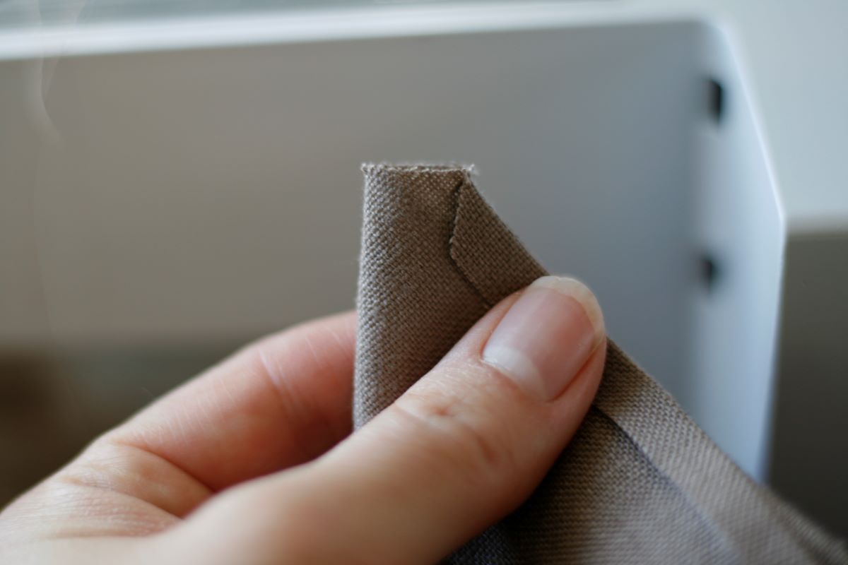 The easiest way to sew mitered corners - Shoebox On A Hill